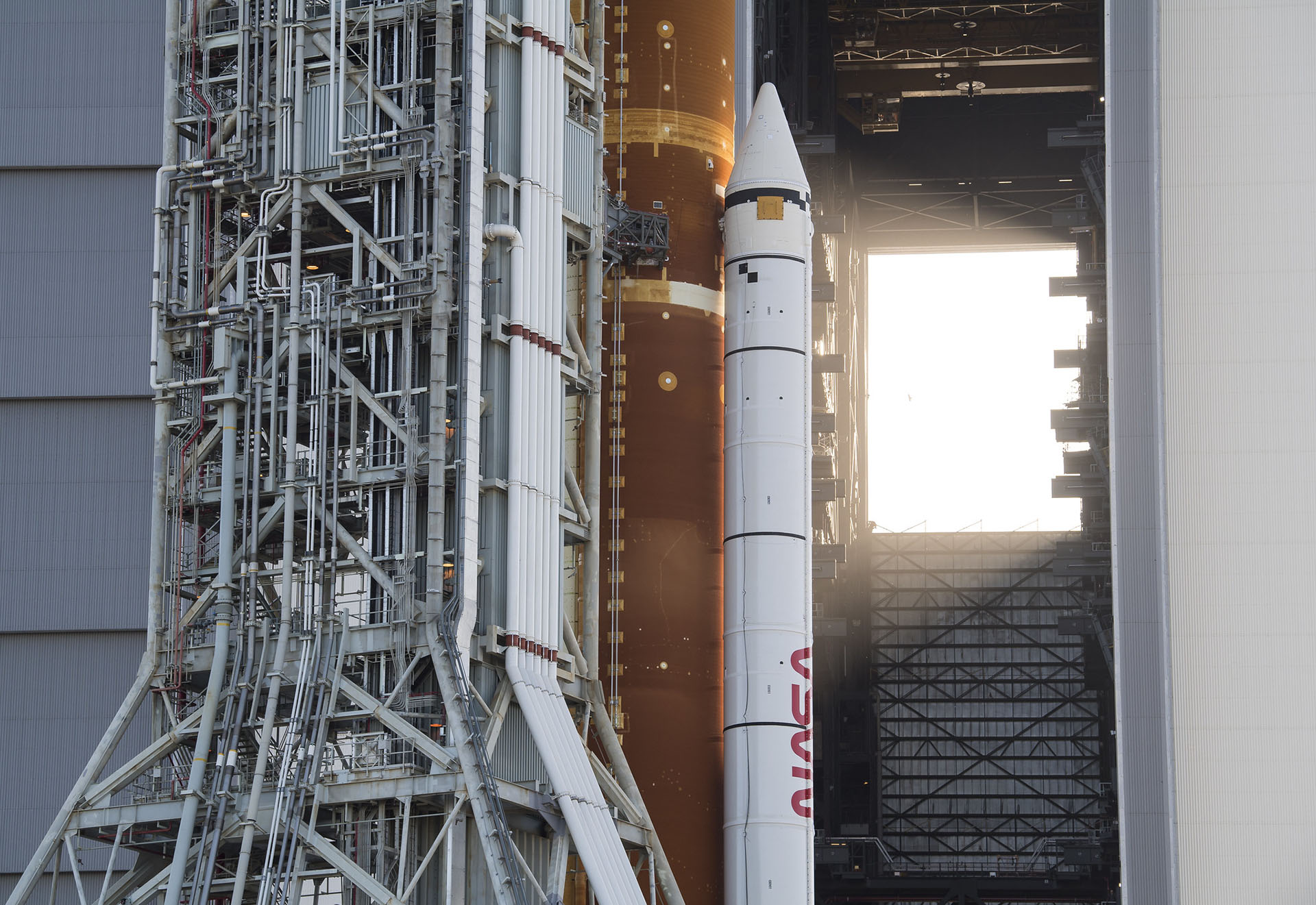 Le SLS est de sortie : la Nasa dévoile ses plus belles photos de la ...