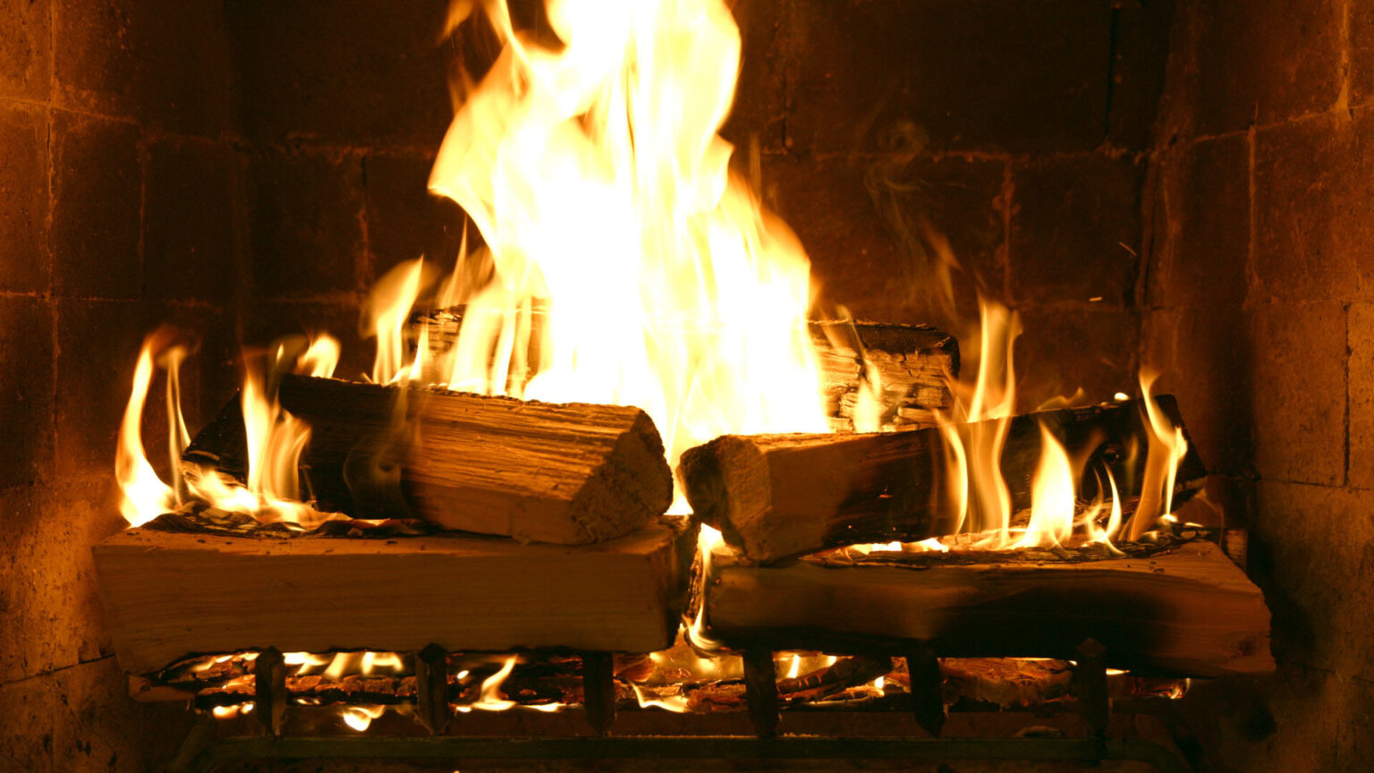 Une découverte bouleverse nos certitudes sur la maîtrise du feu par les ...