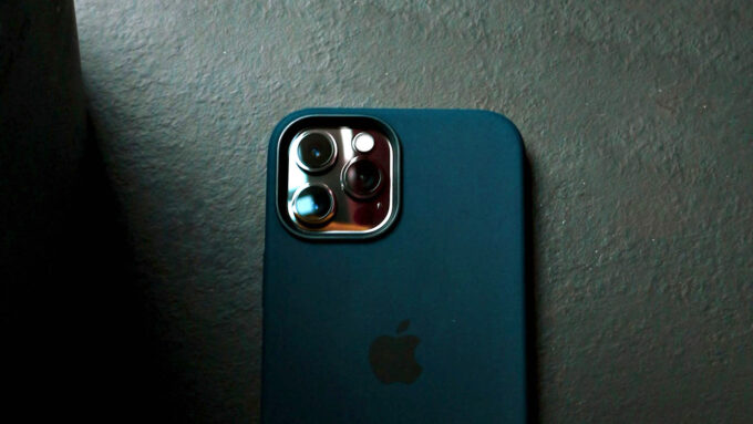 Pourquoi votre iPhone est-t-il « détectable même éteint » ? - Numerama