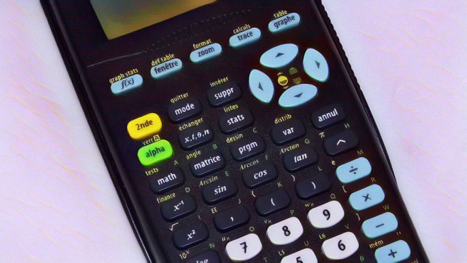 Votre calculette TI-82 vous manque ? Elle revient grâce à l'émulation ...