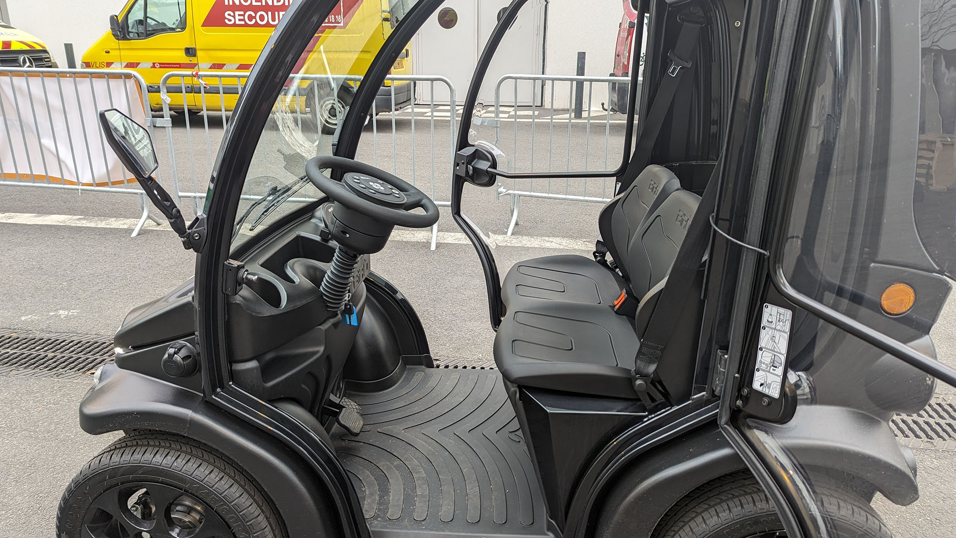 On a conduit l'Estrima Birò : encore plus petite et surprenante que ...