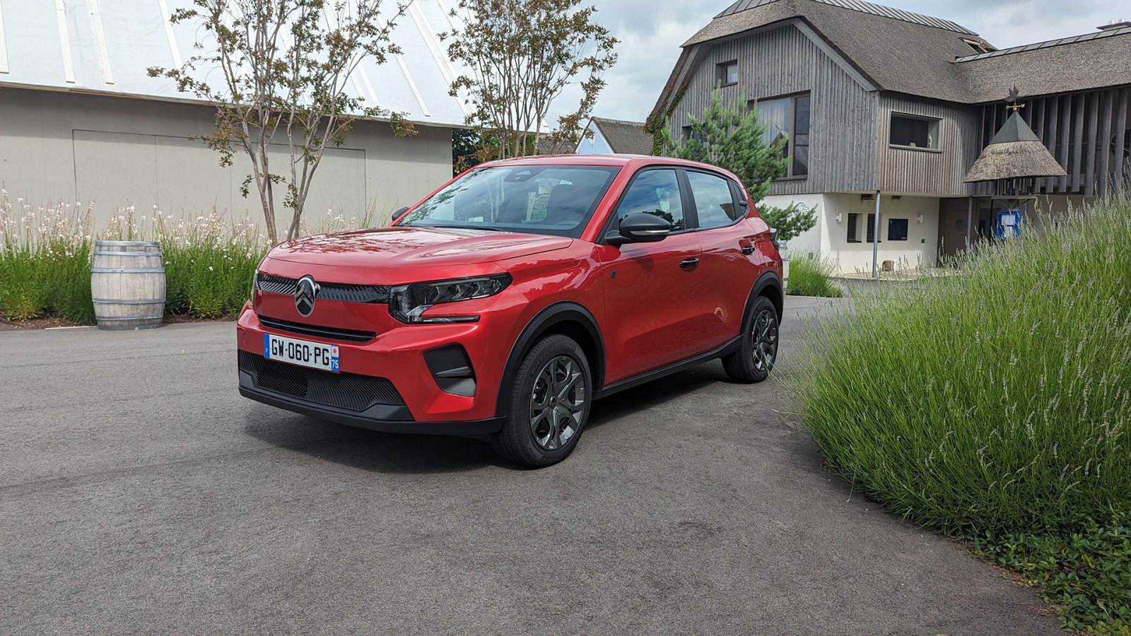 La voiture électrique à 100 € par mois a attiré des clients inhabituels ...