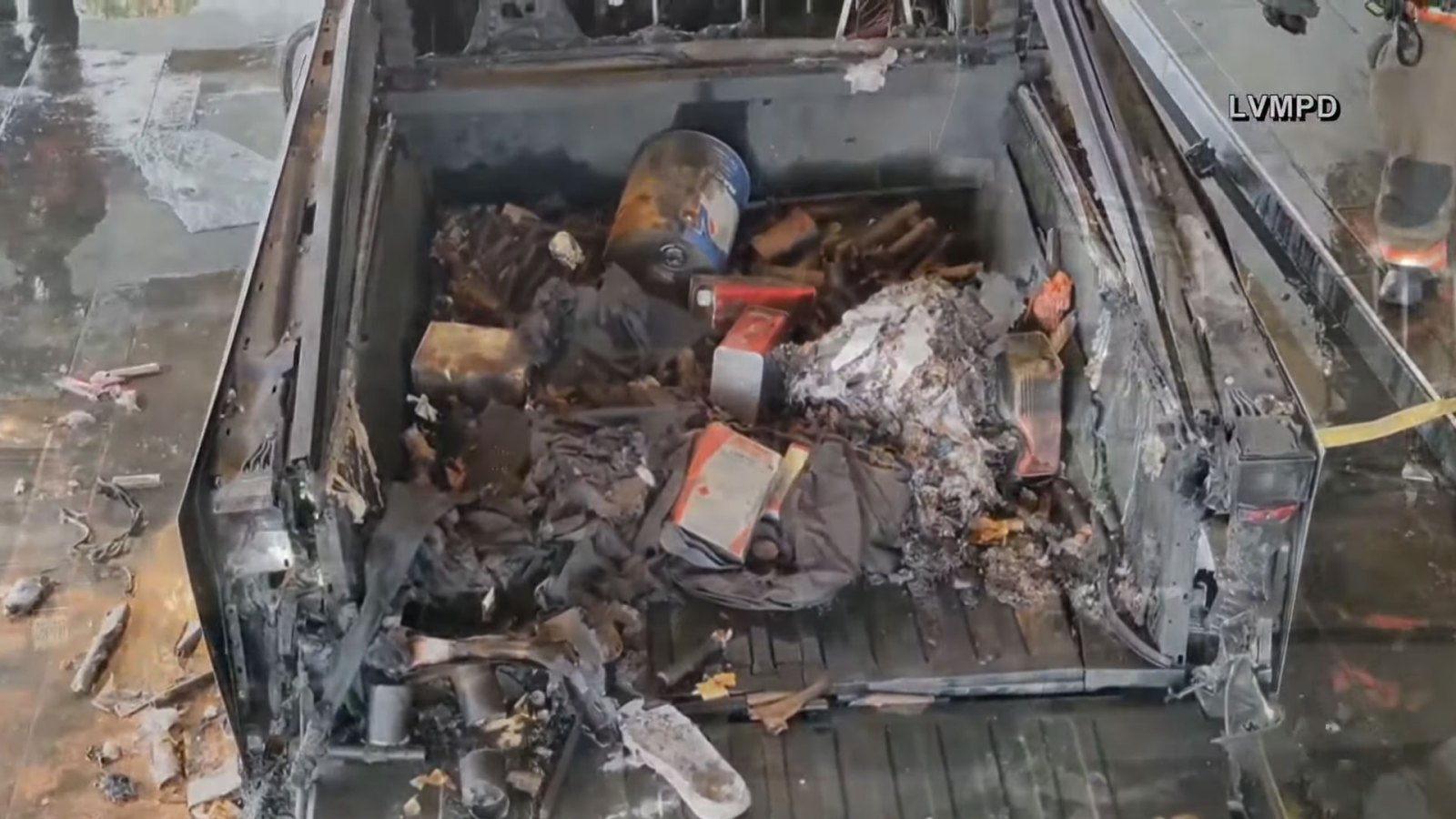 Explosion dans un Tesla Cybertruck : la police dévoile les questions ...