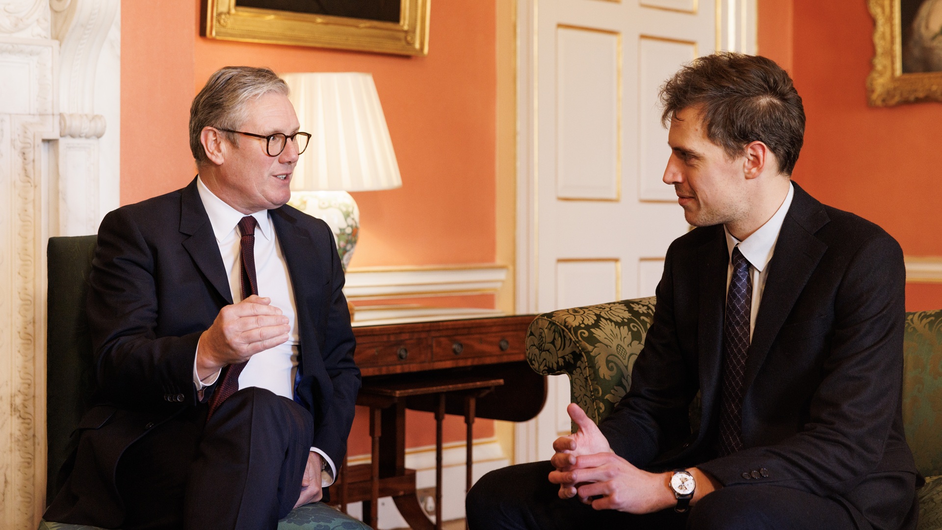 Qui est Mistral AI ? Tout comprendre sur la pépite française de l'IA ...